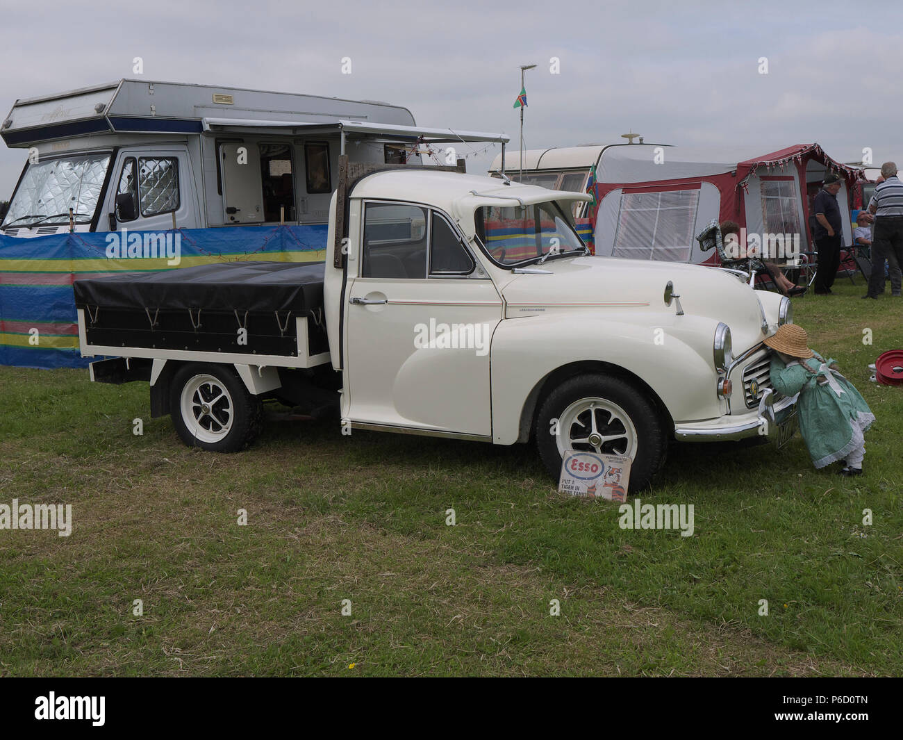 Classic Morris pick up at Fir Park Wings and Wheels Stock Photo - Alamy