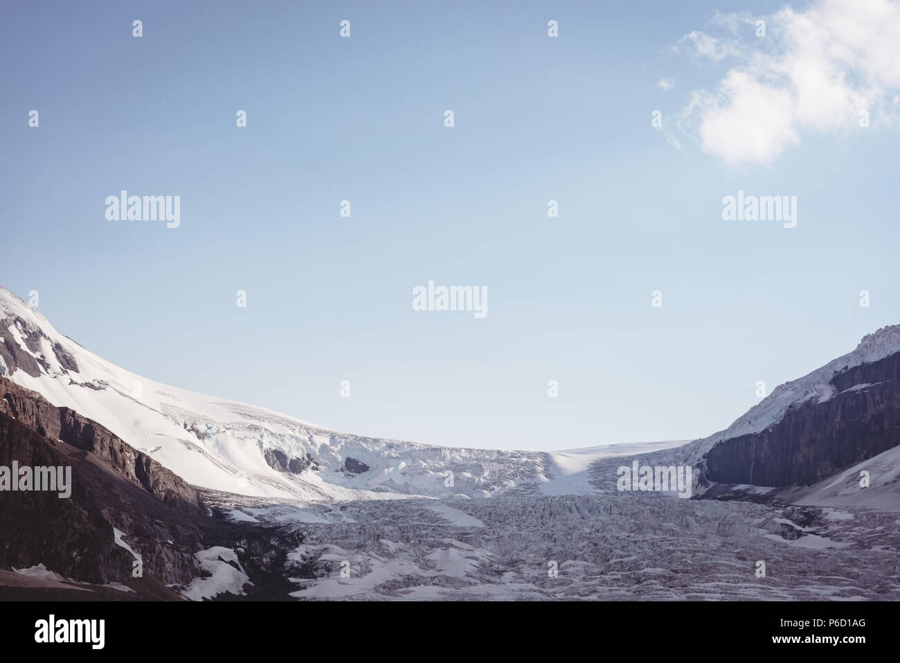Sunny snow scene hi-res stock photography and images - Alamy