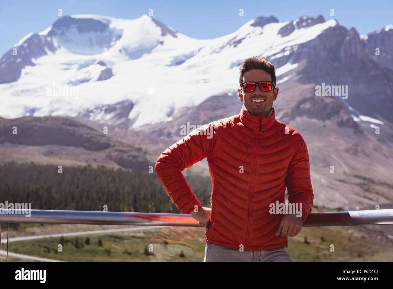 Smart casual holiday man hi-res stock photography and images - Alamy