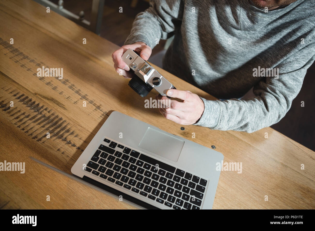 Modern vintage camera hi-res stock photography and images - Alamy