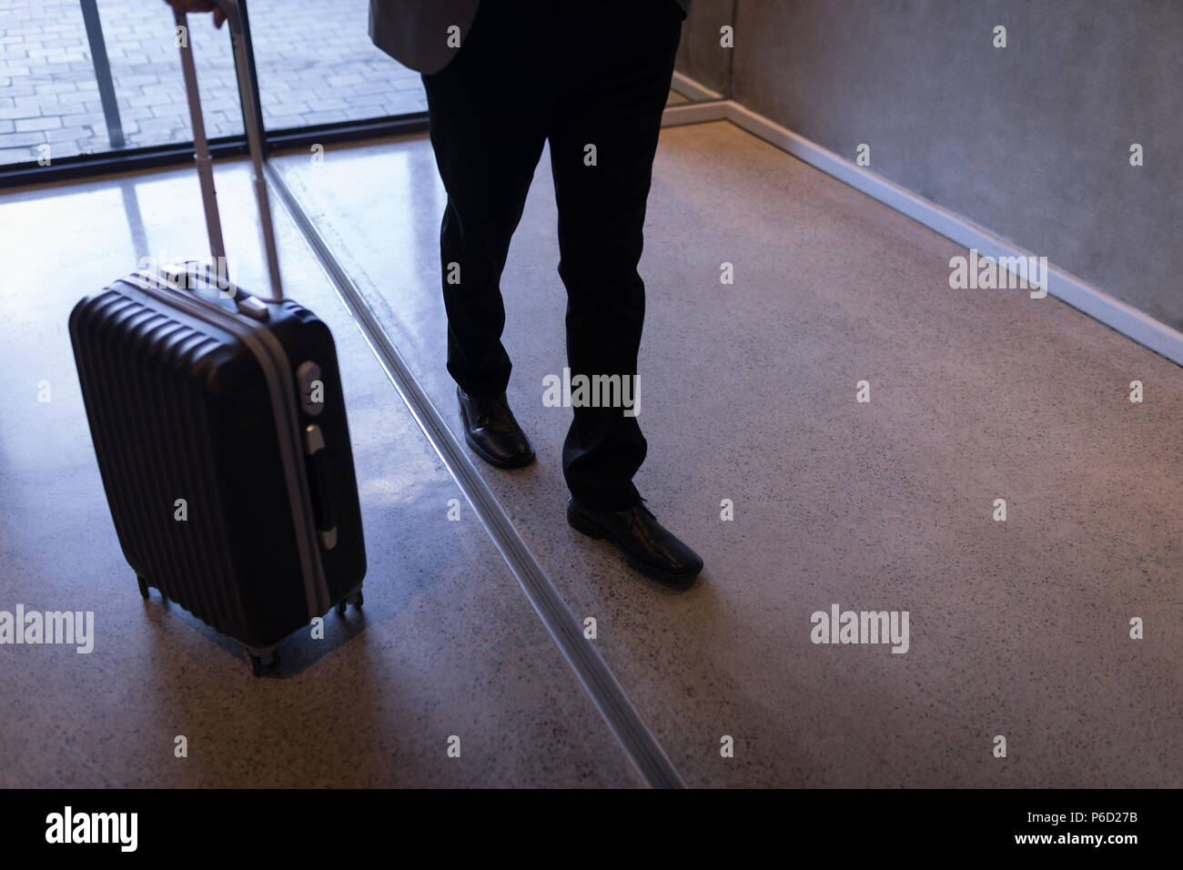 Into the hotel hi-res stock photography and images - Alamy