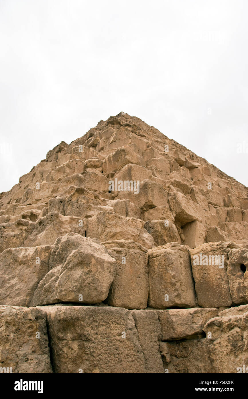 An estimated 2.3 million limestone blocks make up the Great Pyramid of ...