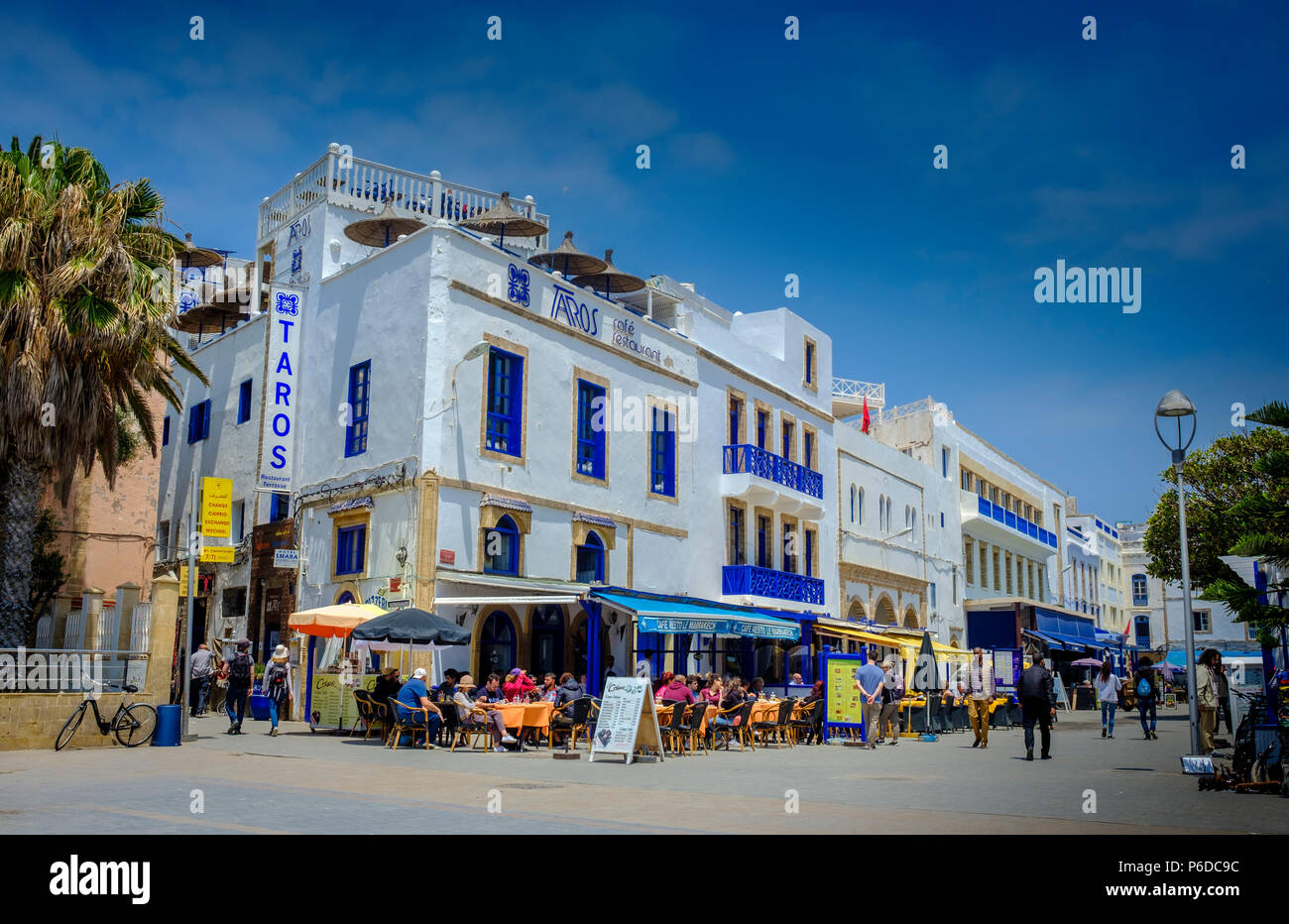 Moroccan architecture square hi-res stock photography and images - Alamy