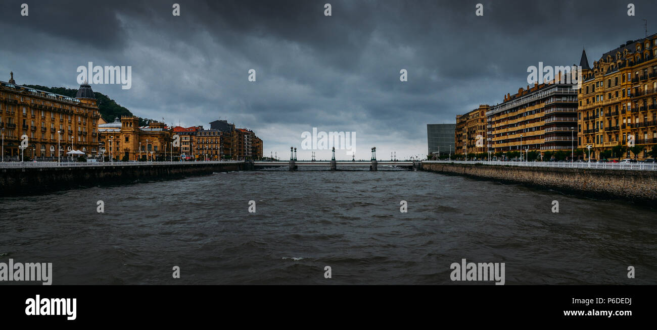 Basque bridge hi-res stock photography and images - Alamy