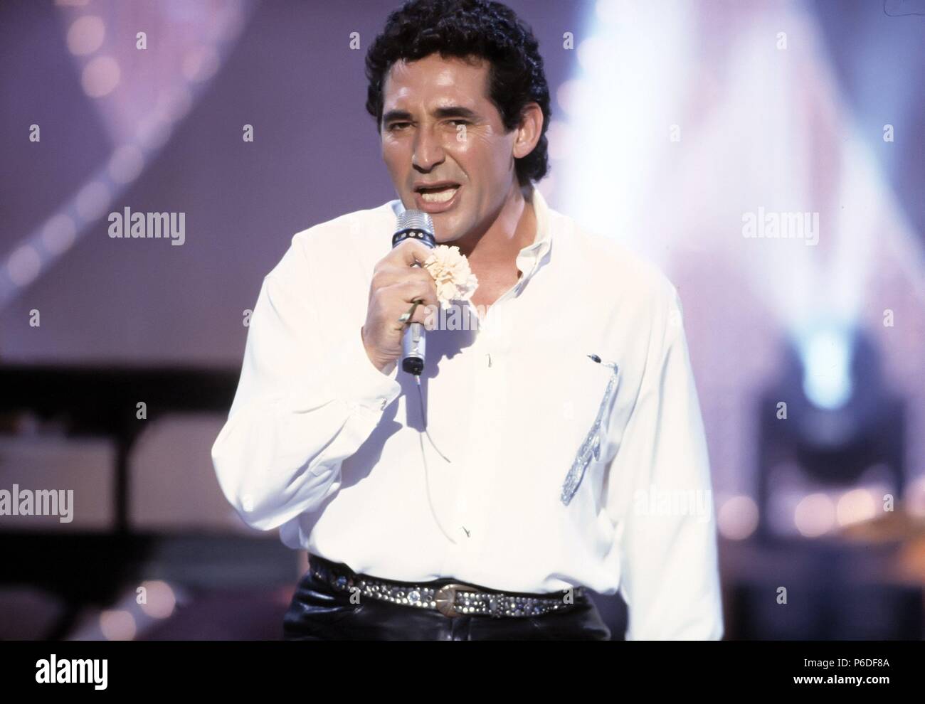 Miguel rios cantante hi-res stock photography and images - Alamy Miguel rios cantante hi-res stock photography and images - Alamy