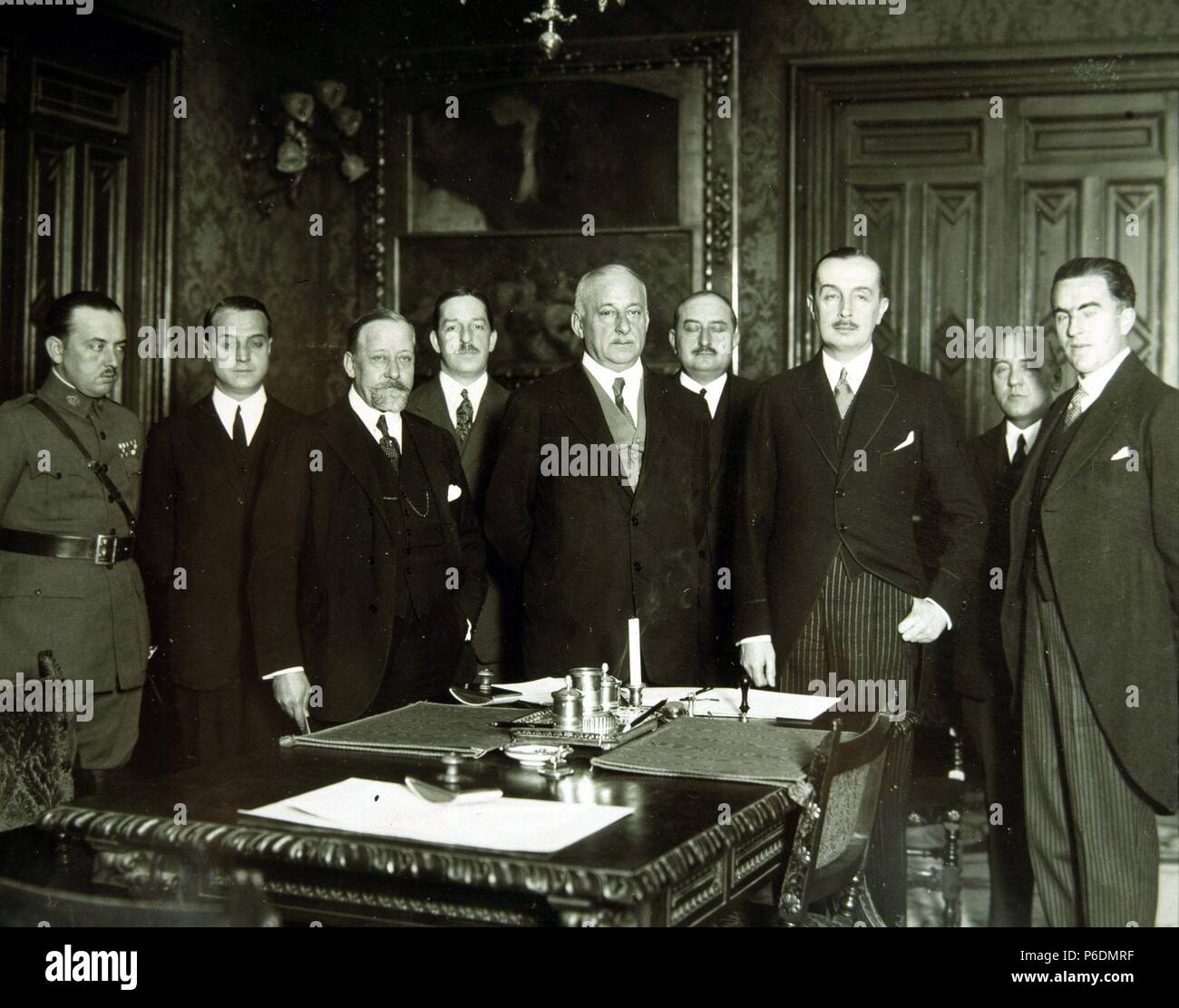 Acuerdo militar hi-res stock photography and images - Alamy