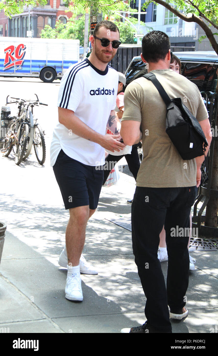 Sam smith 2018 hi-res stock photography and images - Alamy