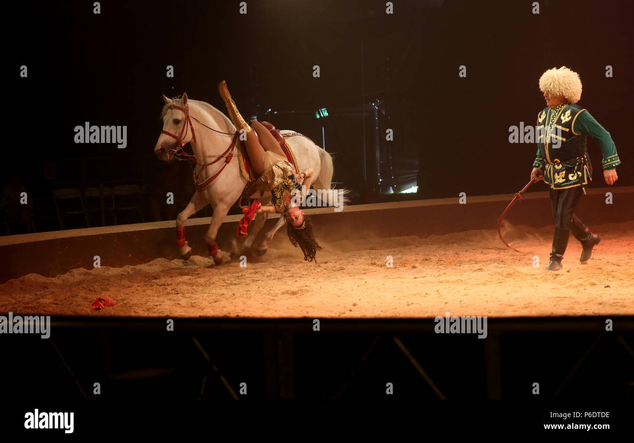 Dancing horse theatre show hi-res stock photography and images - Alamy