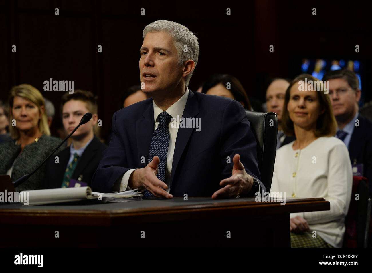 U s supreme court judge courtroom hi-res stock photography and images ...