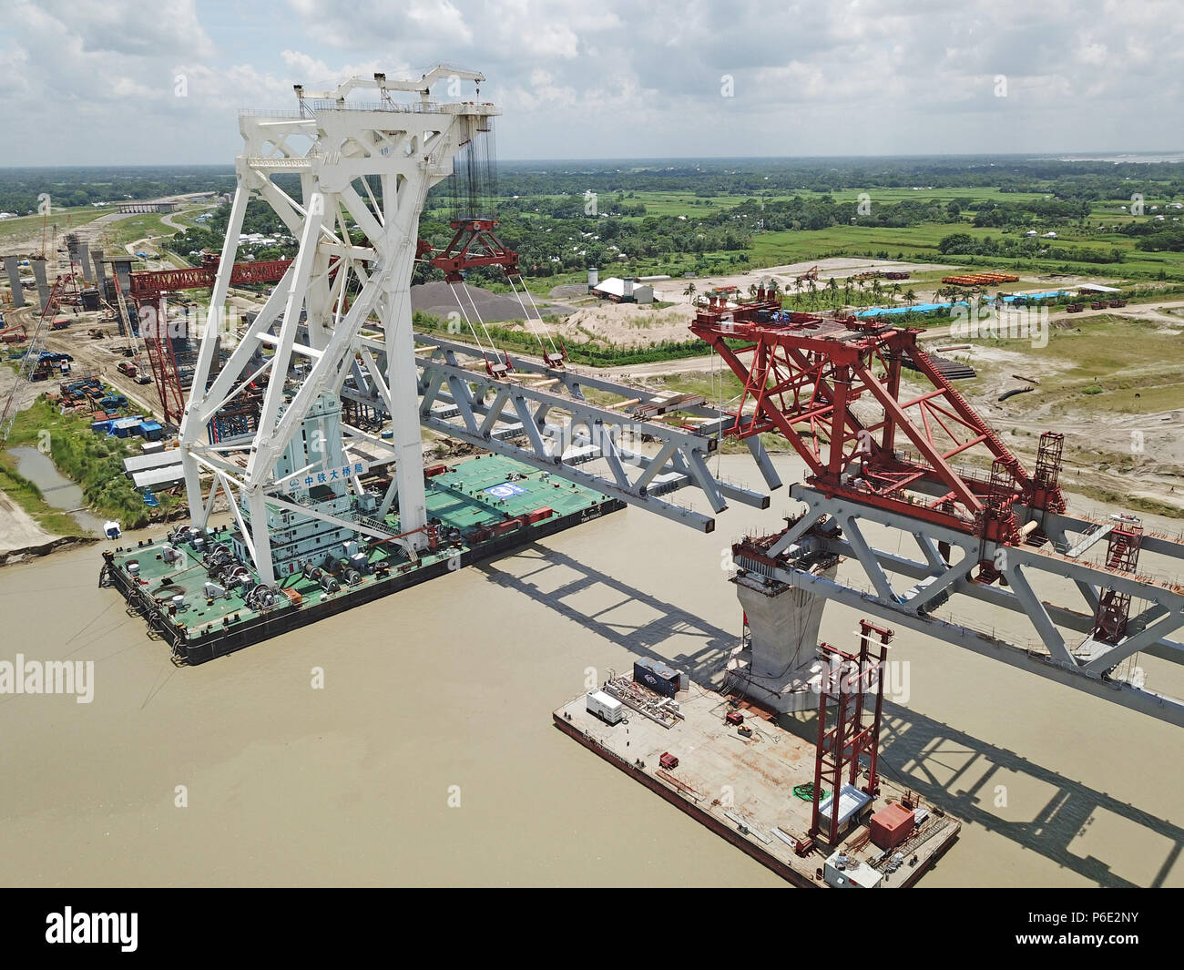 (180630) -- DHAKA, June 30, 2018 (Xinhua) -- Photo taken on June 29 ...