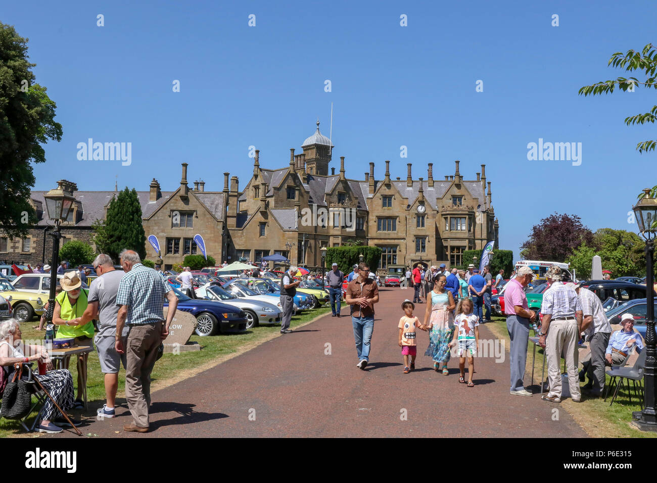 Castle in lurgan hi-res stock photography and images - Alamy