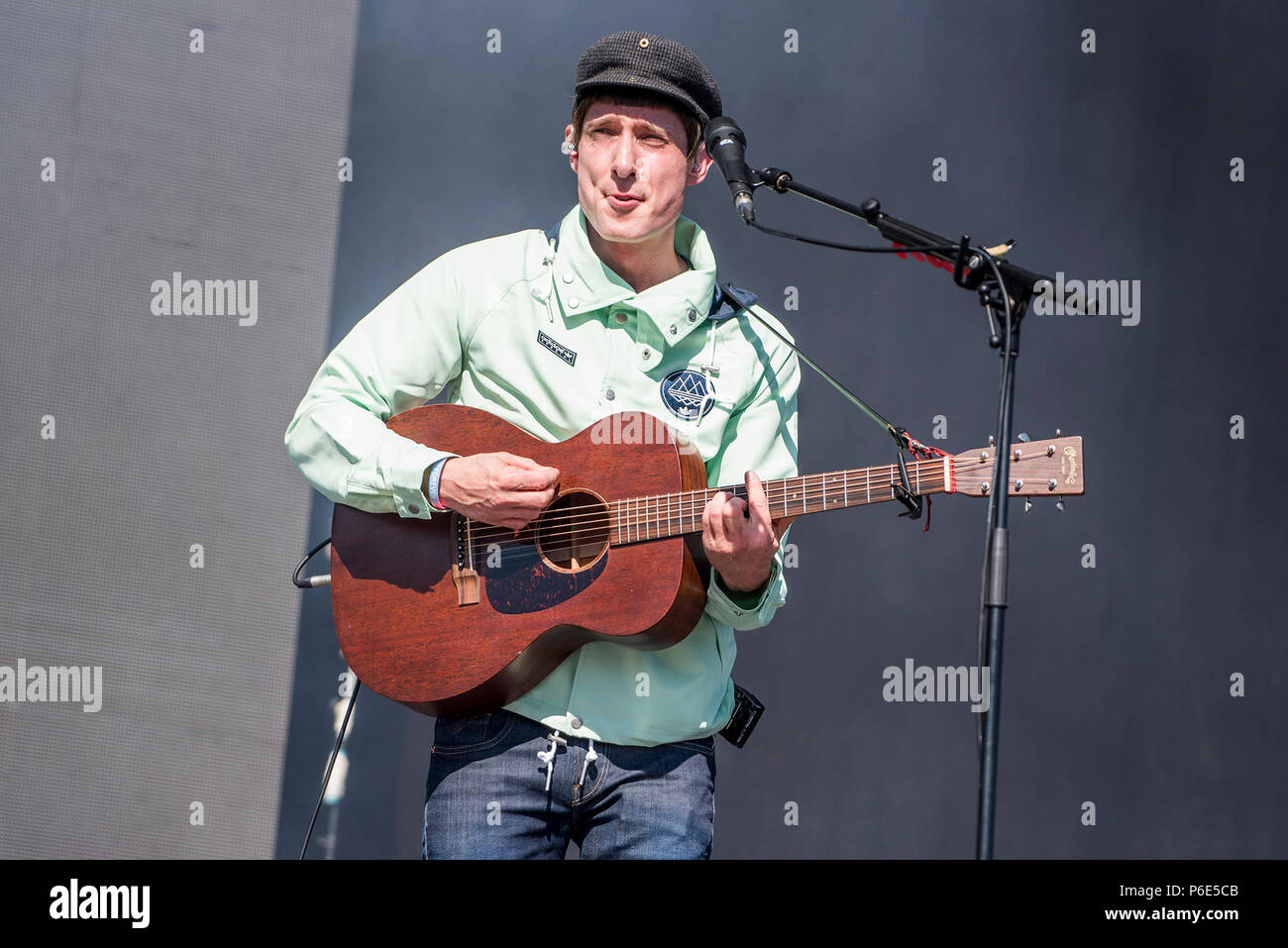 Gerry cinnamon hi-res stock photography and images - Alamy
