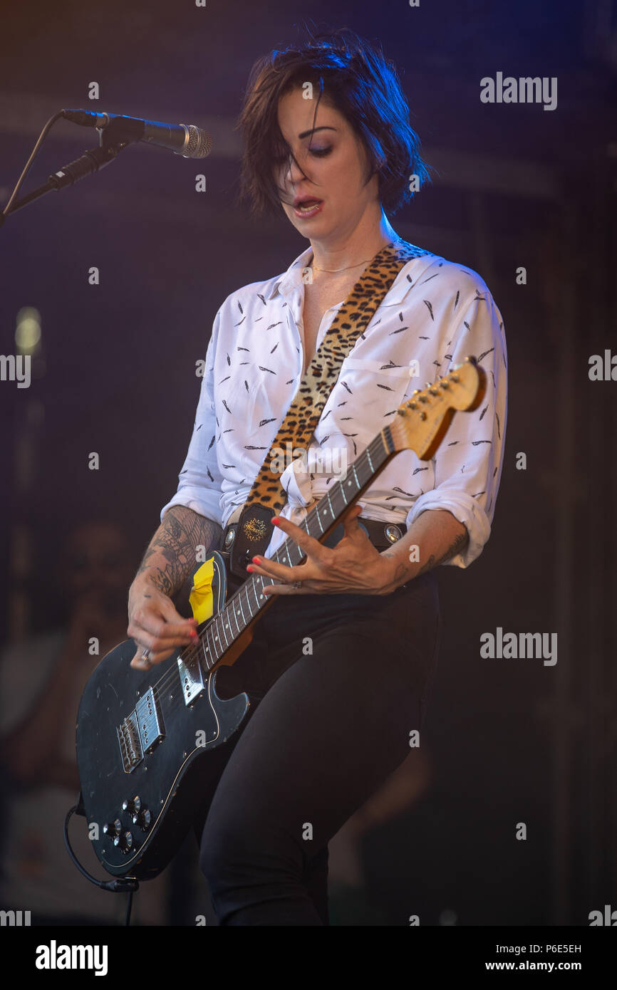 Brody dalle singer hi-res stock photography and images - Alamy