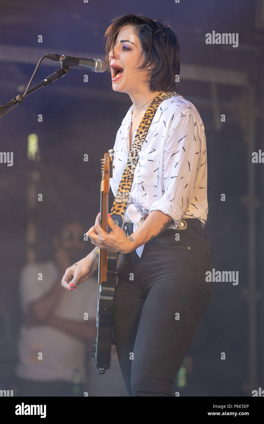Brody dalle singer hi-res stock photography and images - Alamy