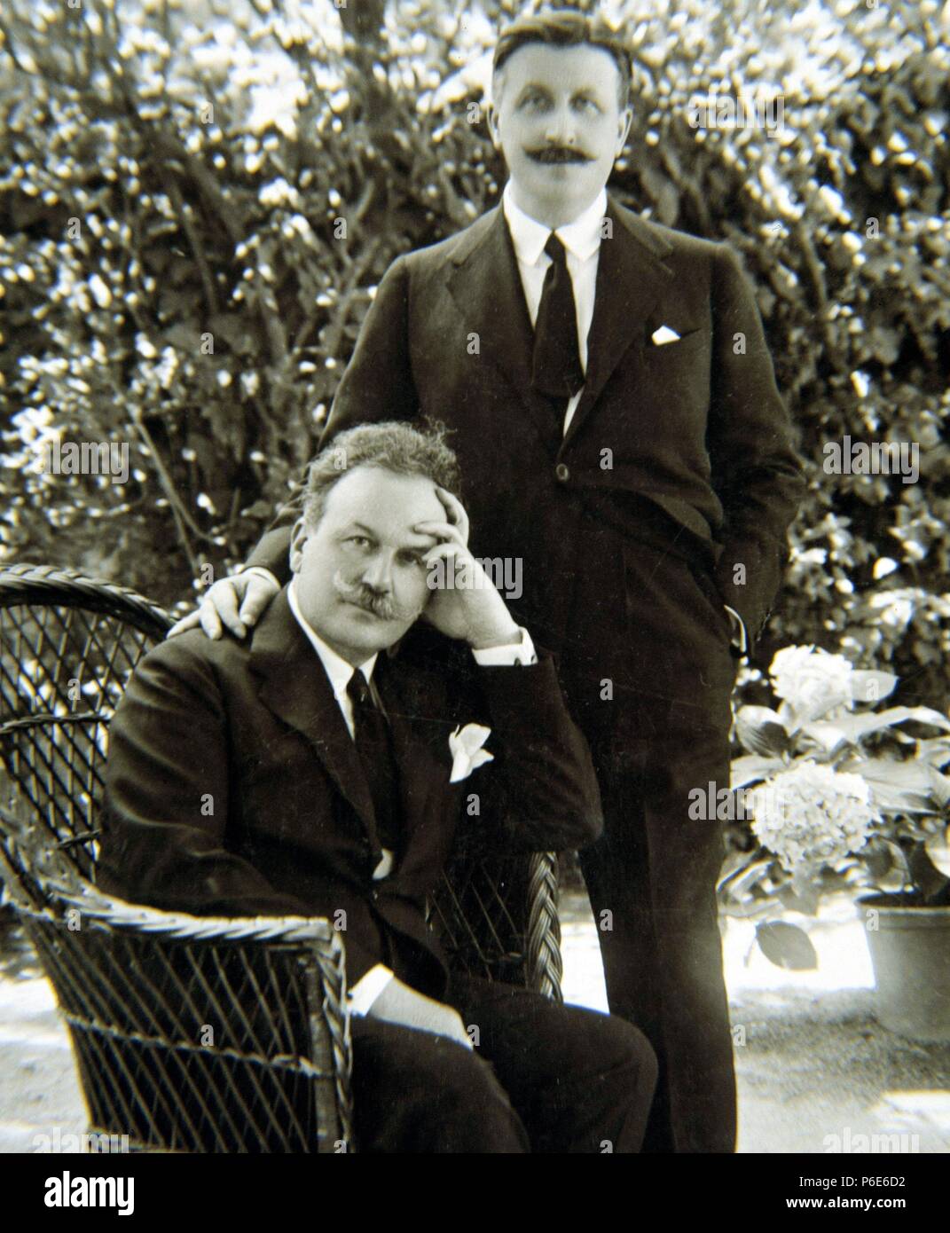 ALVAREZ DEL QUINTERO , SERAFIN Y JOAQUIN. COMEDIOGRAFOS ESPAÑOLES ...