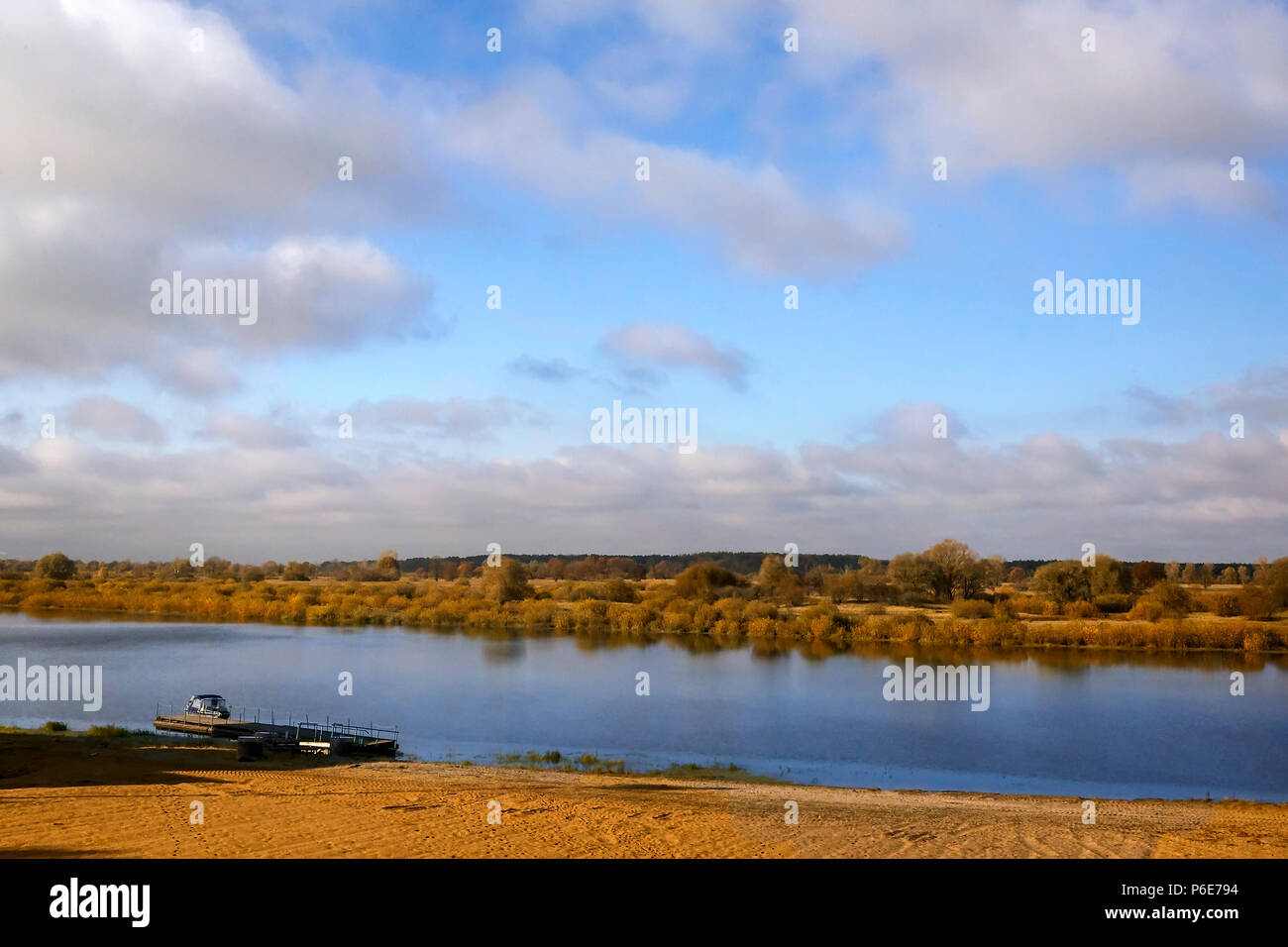 Sandy river bank lake hi-res stock photography and images - Alamy