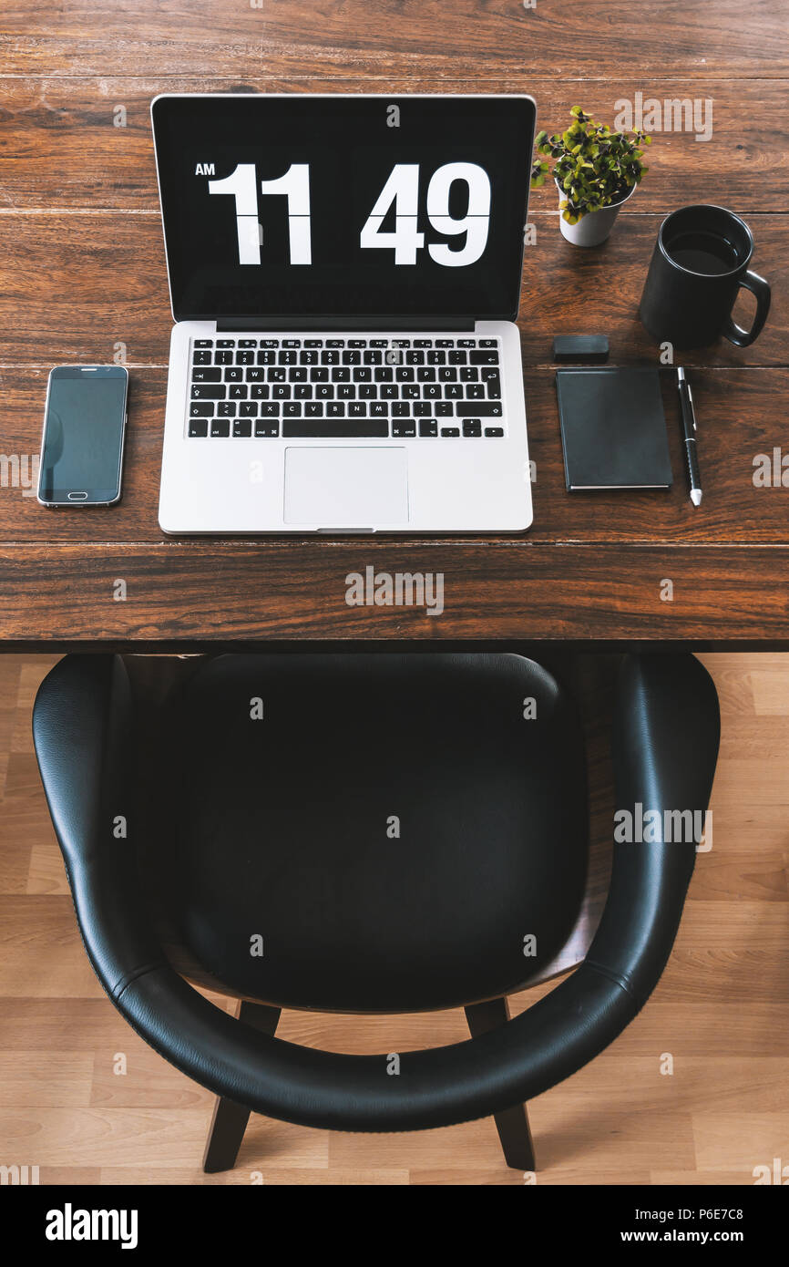 Organized workplace keyboard hi-res stock photography and images - Alamy