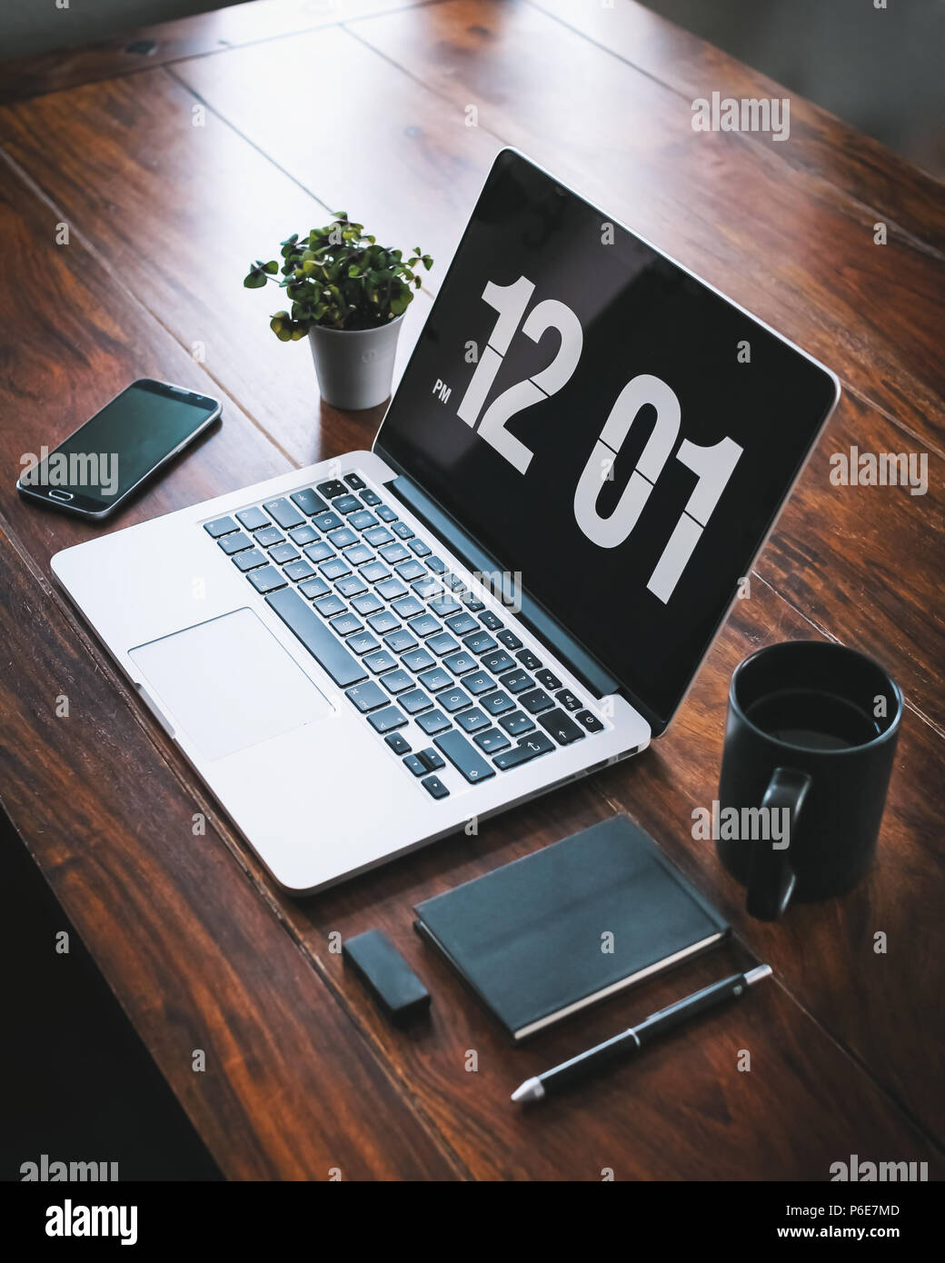 Organized workplace keyboard hi-res stock photography and images - Alamy
