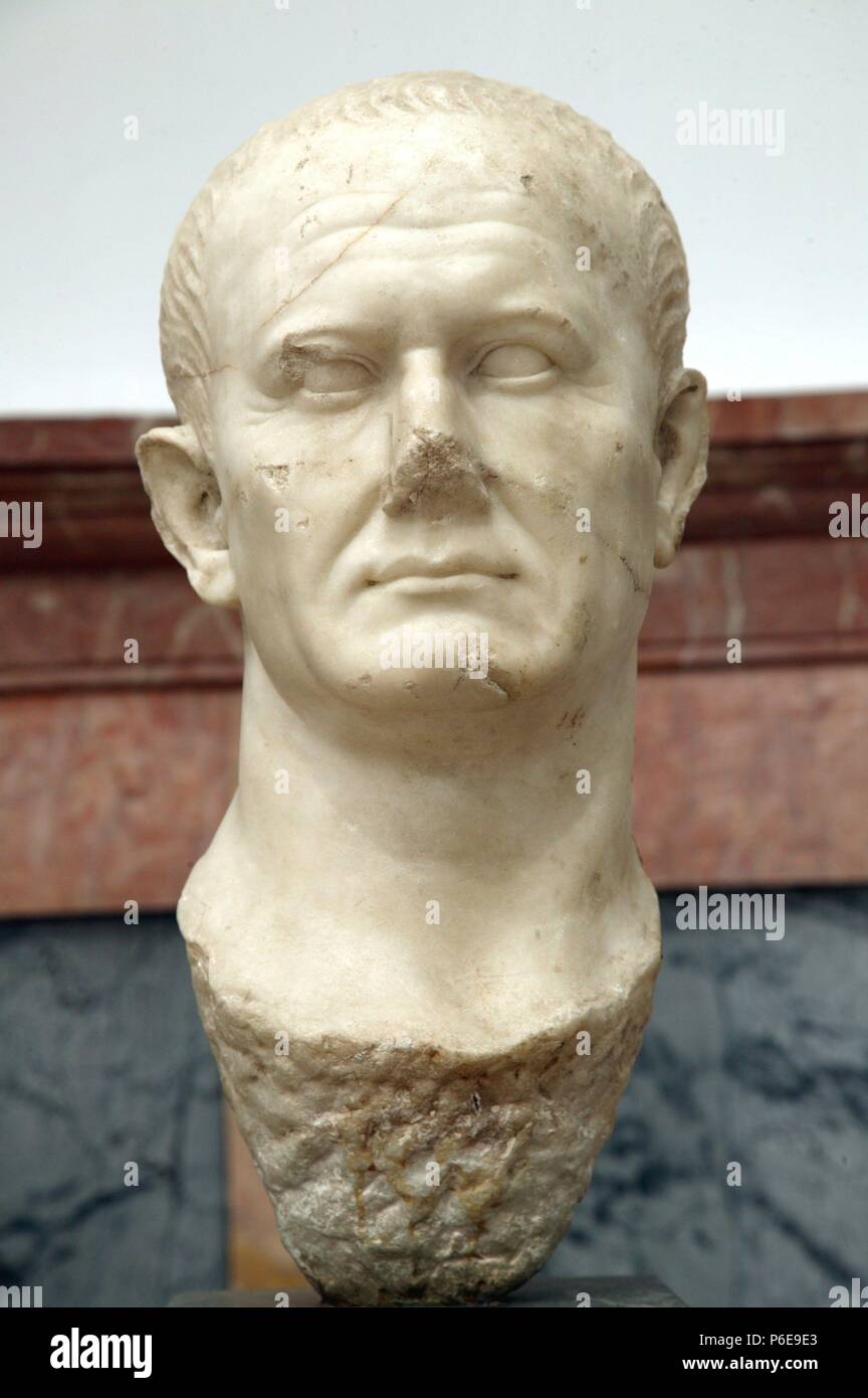 VESPASIANO 9 - 79. EMPERADOR ROMANO DEL 69 -79. BUSTO DE MARMOL ...