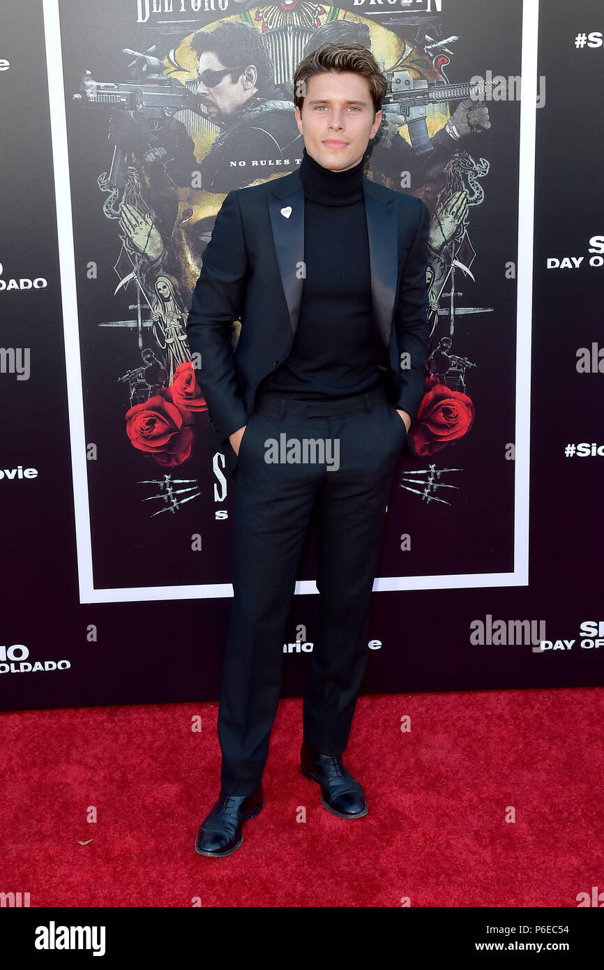 Ronen Rubinstein attending the 'Sicario: Day of the Soldado' premiere ...