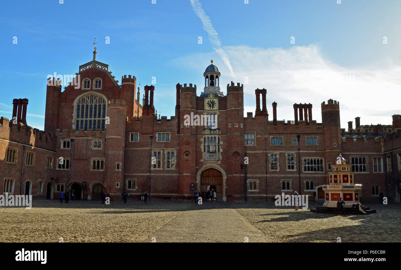 Hampton Court Palace Stock Photo - Alamy