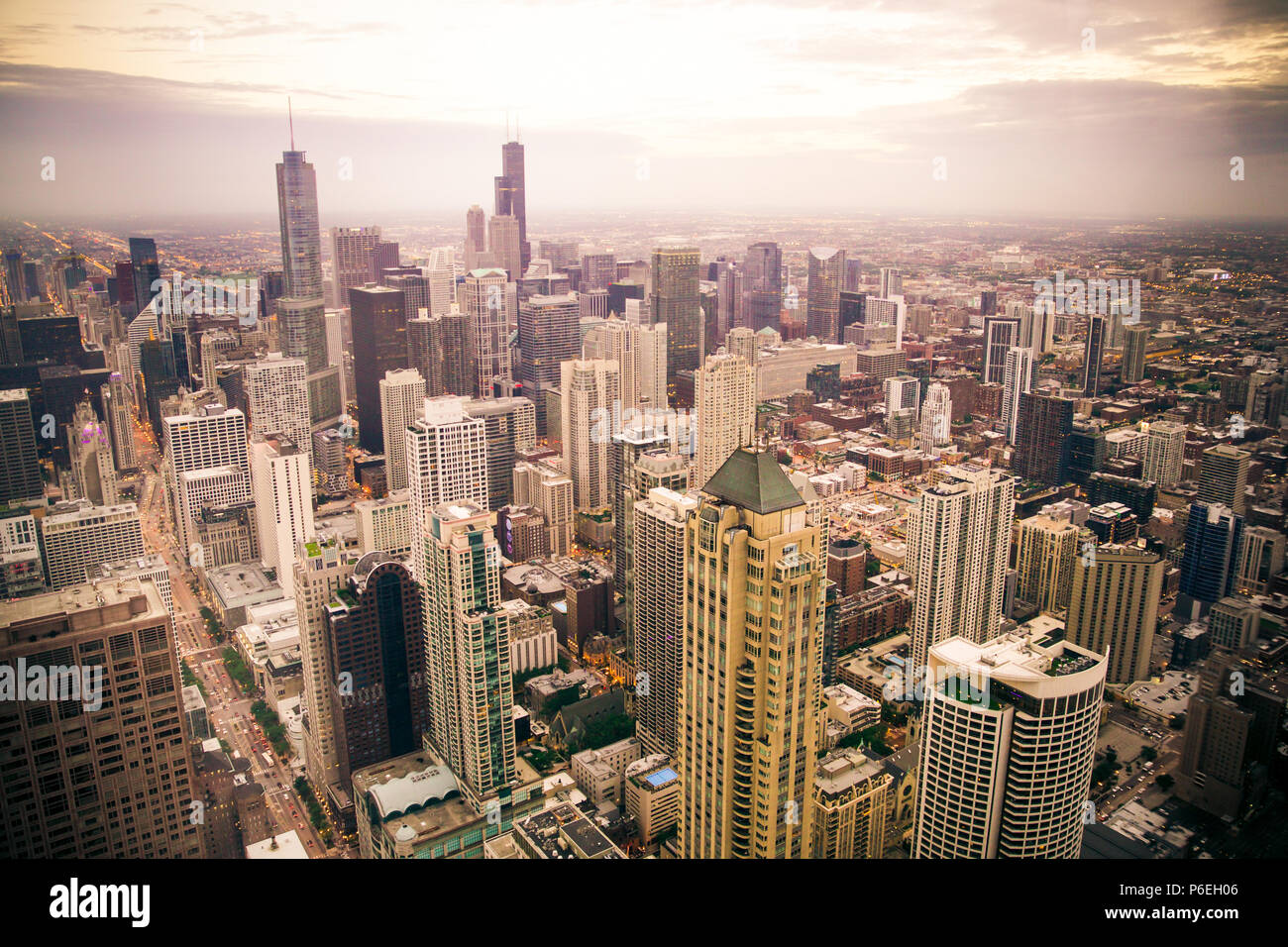 Aerial view chicago downtown skyline hi-res stock photography and ...