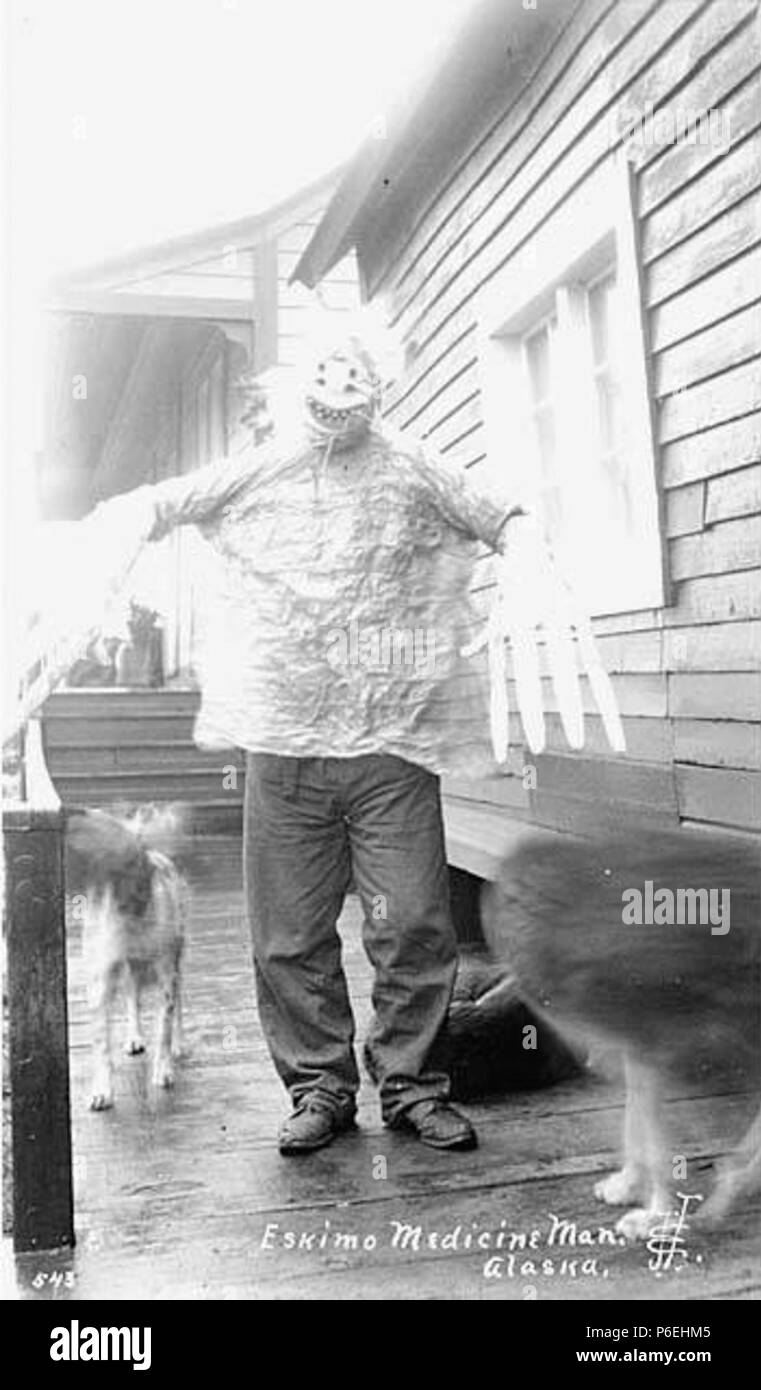 1900s indigenous costume Black and White Stock Photos & Images - Alamy