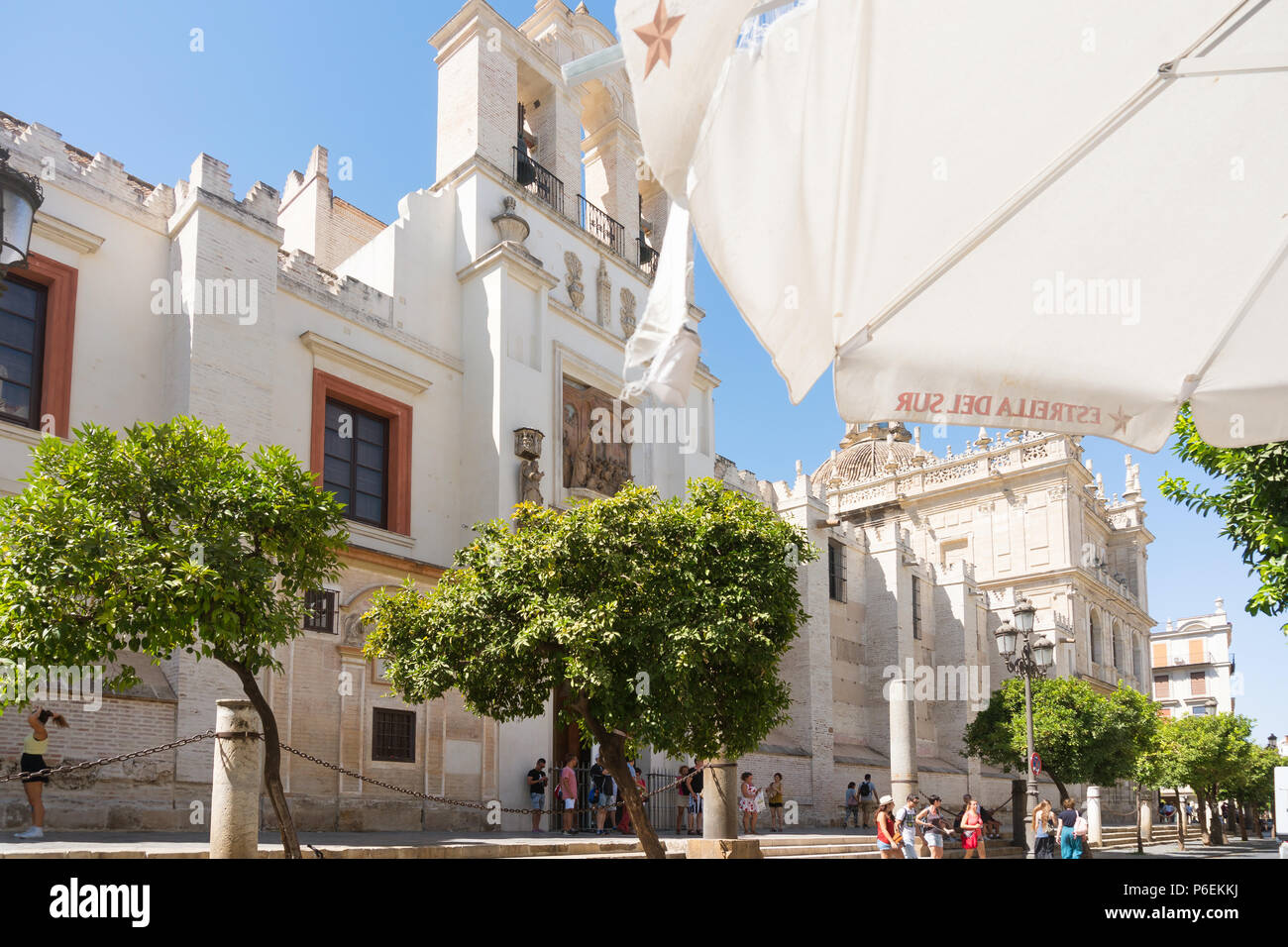 Streets of seville hi-res stock photography and images - Alamy