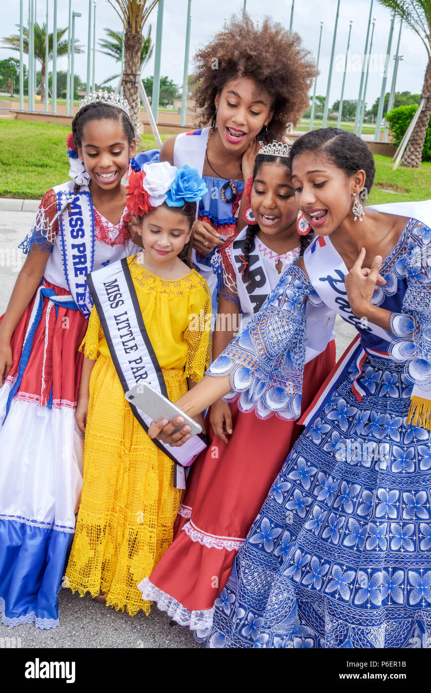 Beauty pageant kids hi-res stock photography and images - Alamy