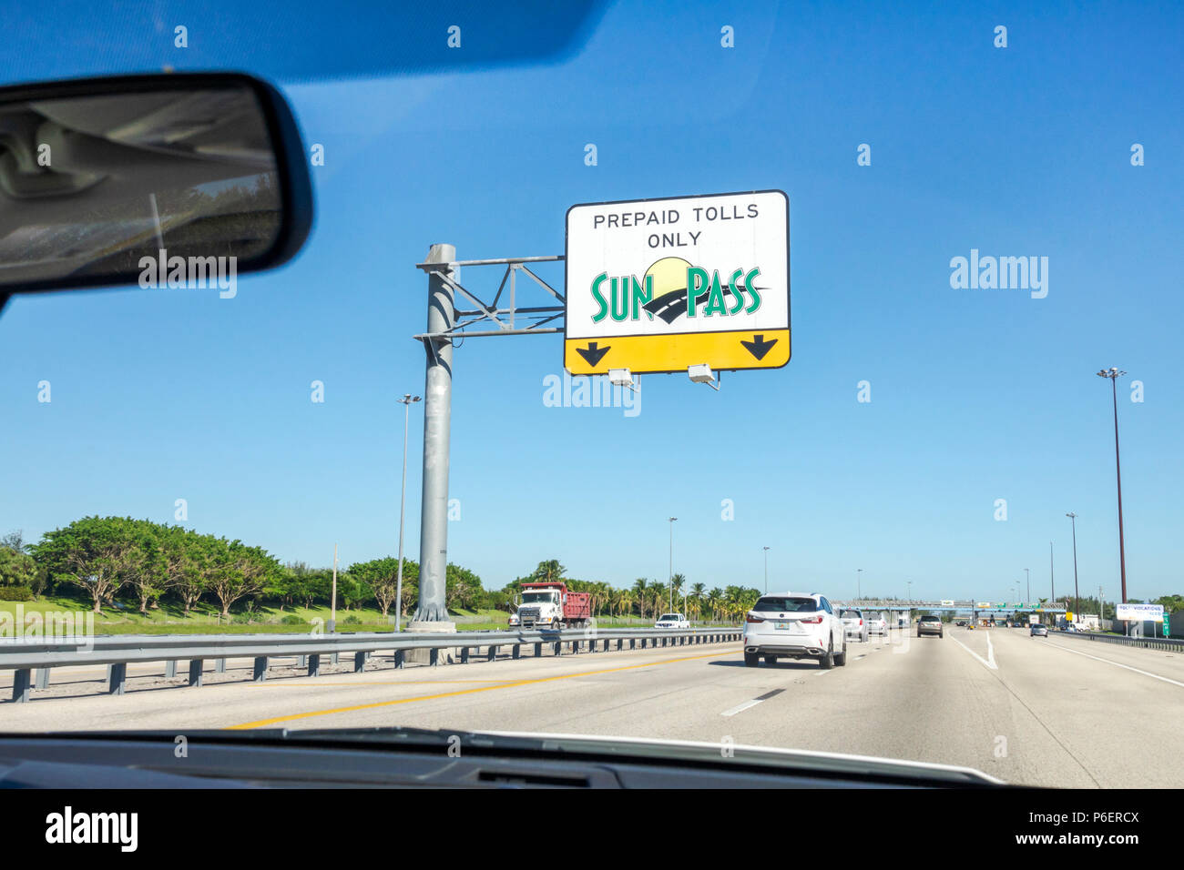 Electronic highway sign hi-res stock photography and images - Alamy