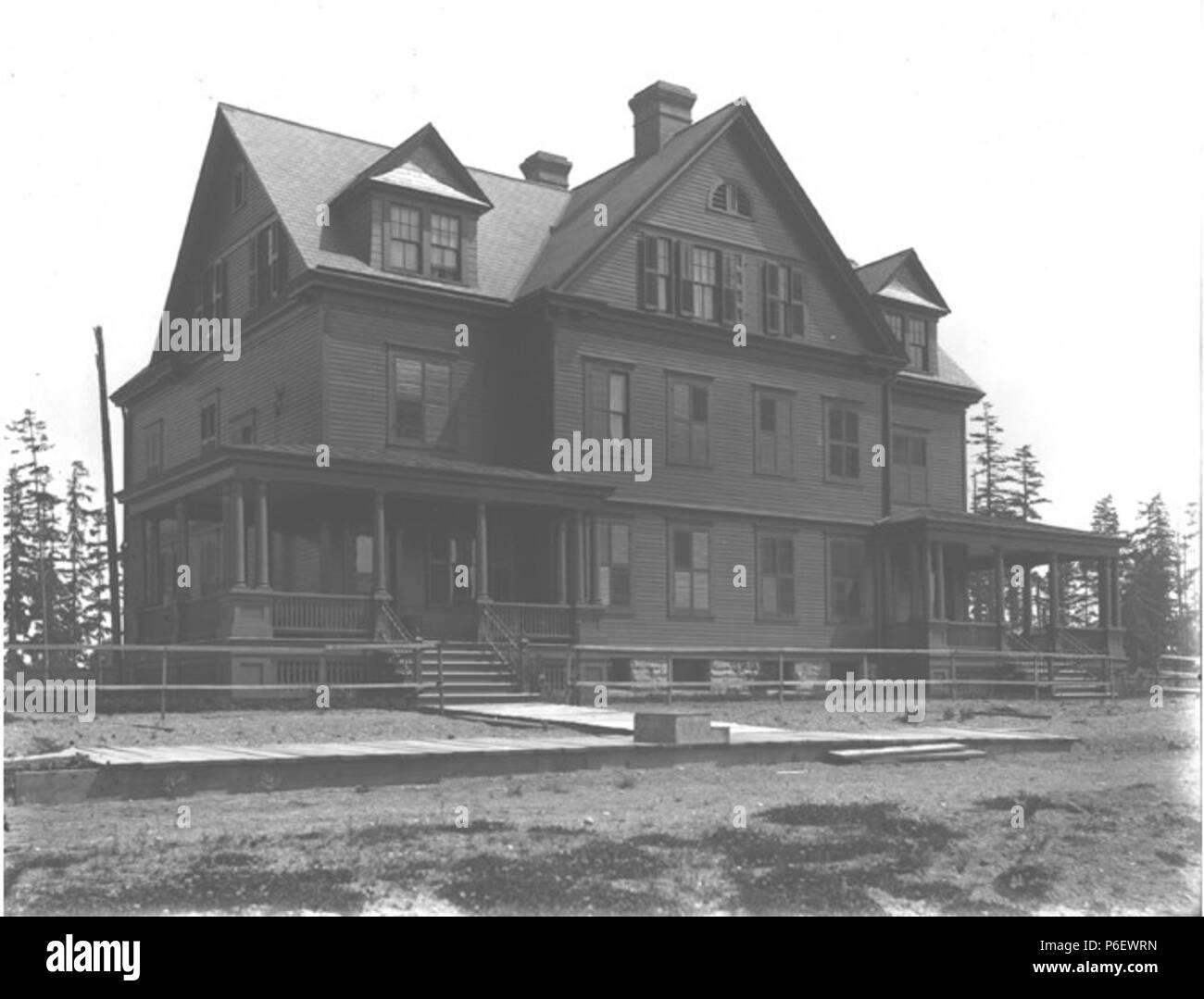 . English: Captains quarters, Fort Lawton, Washington, May 19, 1900 ...