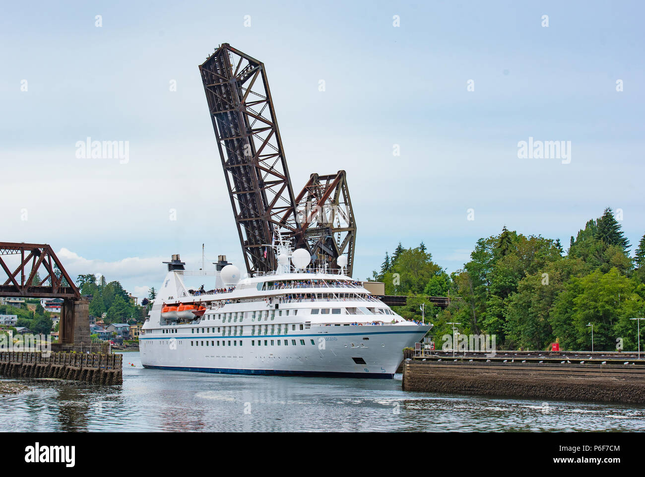 Star legend ship hi-res stock photography and images - Alamy