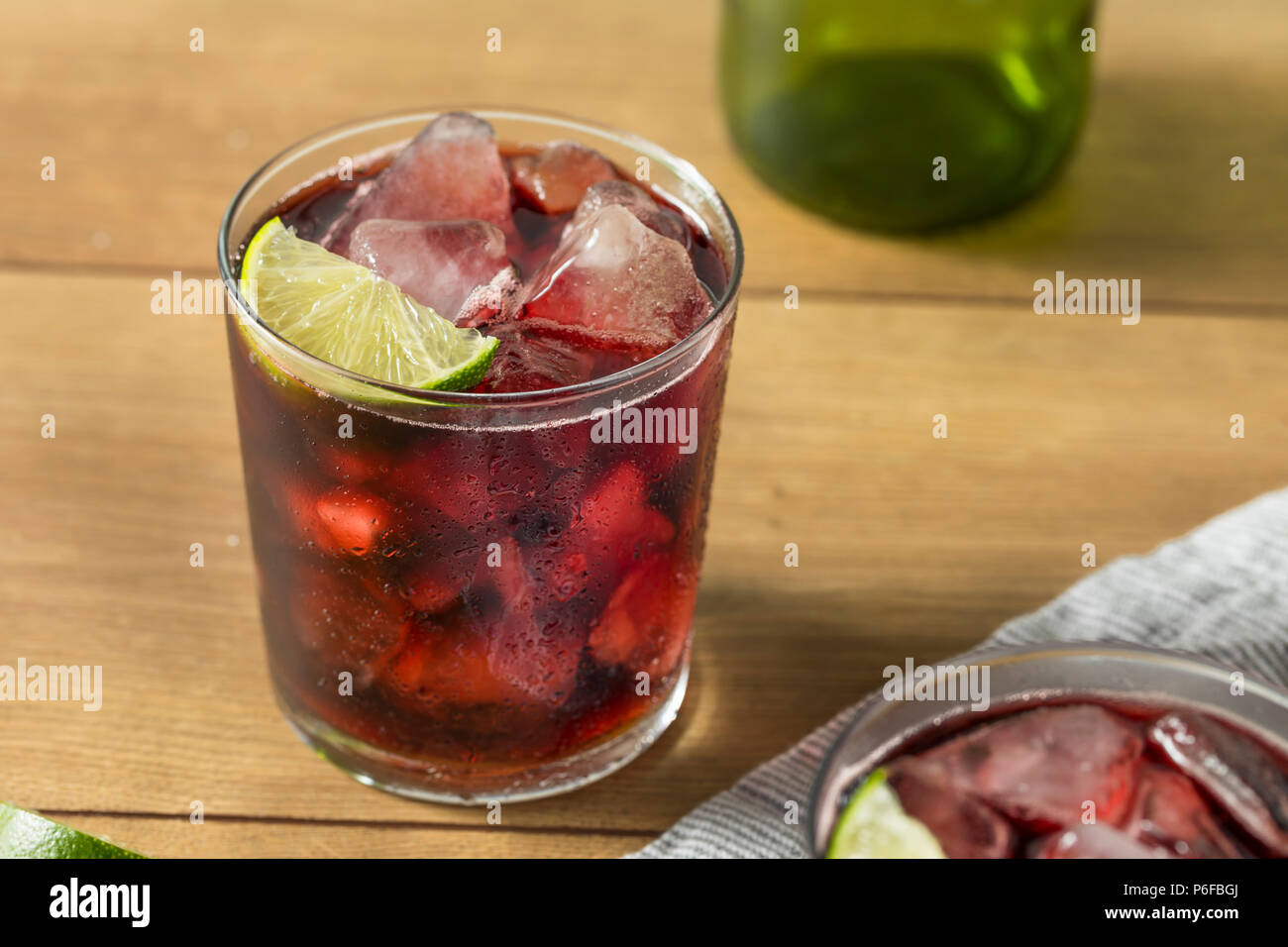 Alcoholic drink rum cola hi-res stock photography and images - Alamy