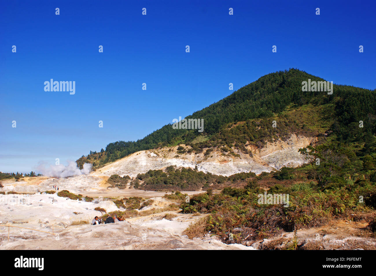 Sikidang crater kawah wonosobo central hi-res stock photography and ...