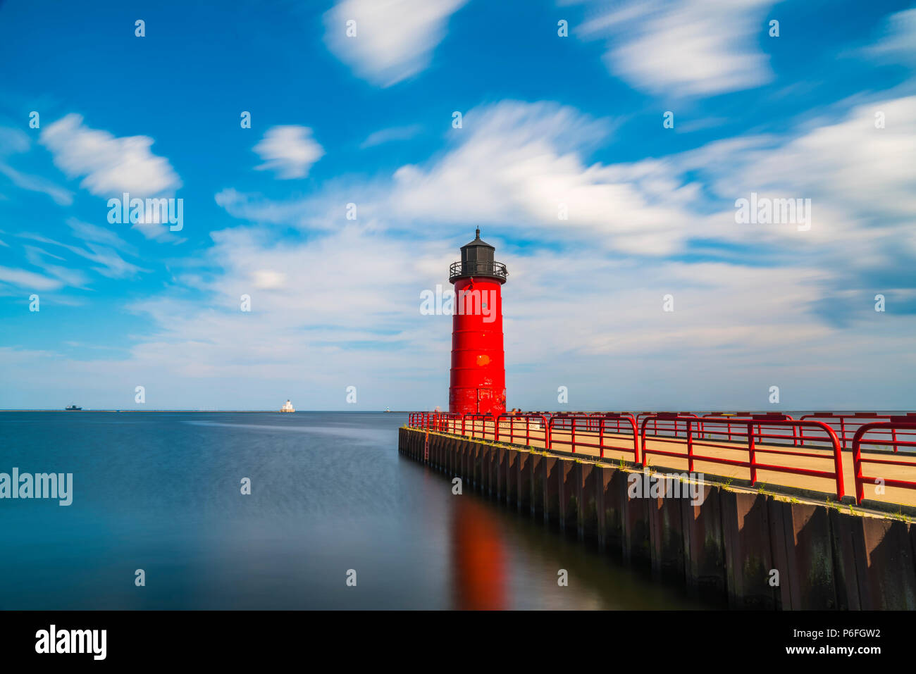 Milwaukee pier hi-res stock photography and images - Alamy