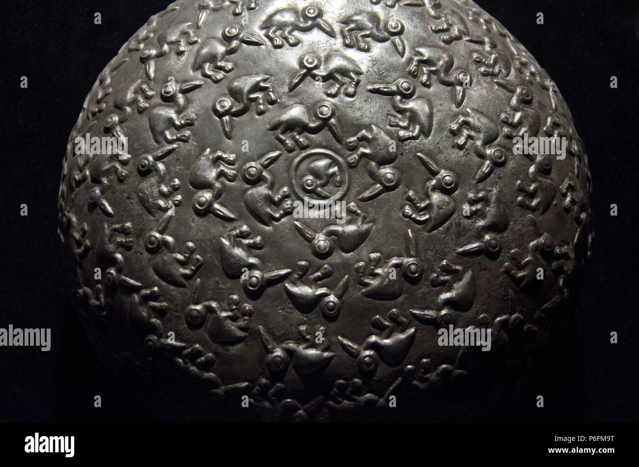 Peru culture chimu silver hi-res stock photography and images - Alamy