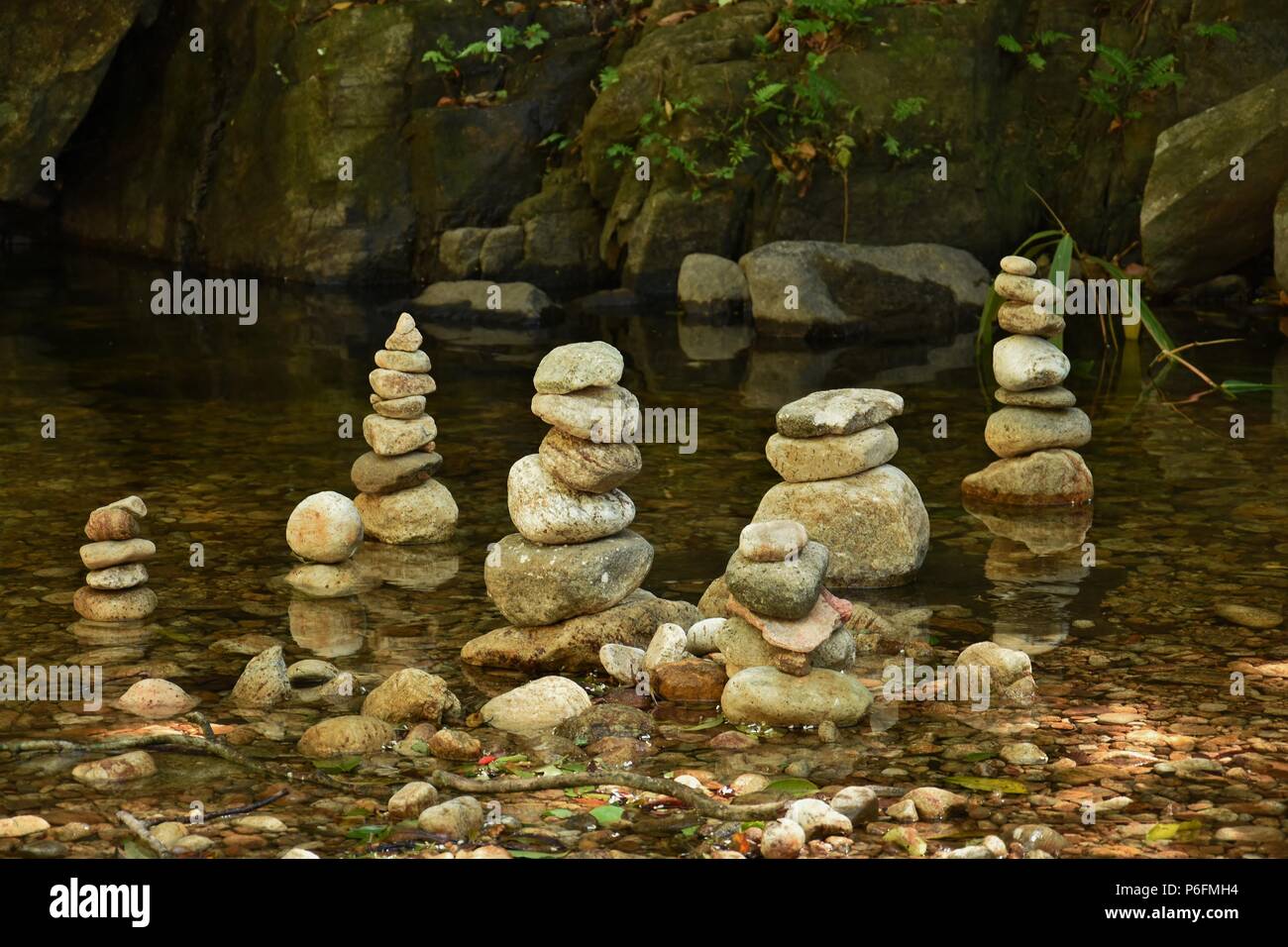 Balancing rock india hi-res stock photography and images - Alamy