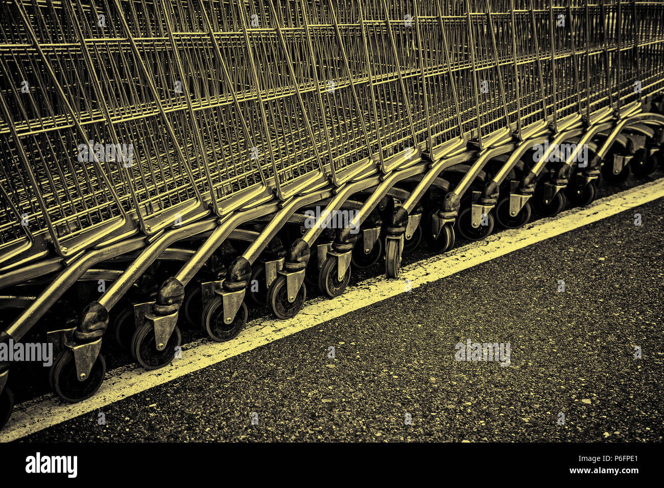 Gray metal carts hi-res stock photography and images - Alamy