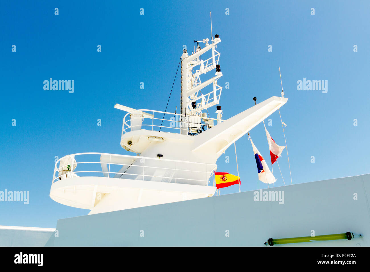 Radar ship hi-res stock photography and images - Alamy