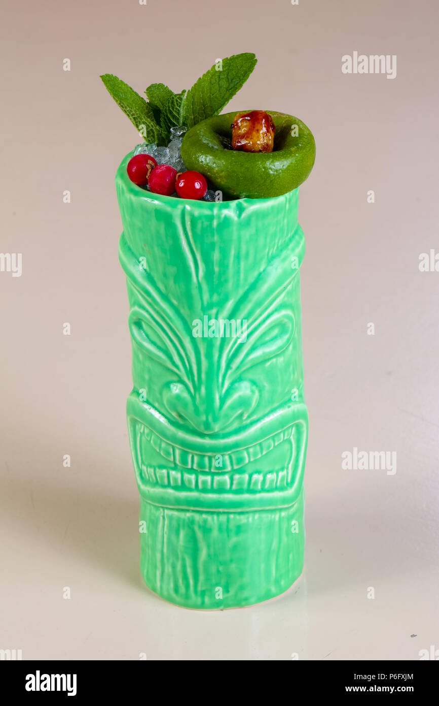 Hawaii cocktail bar drink Stock Photo - Alamy