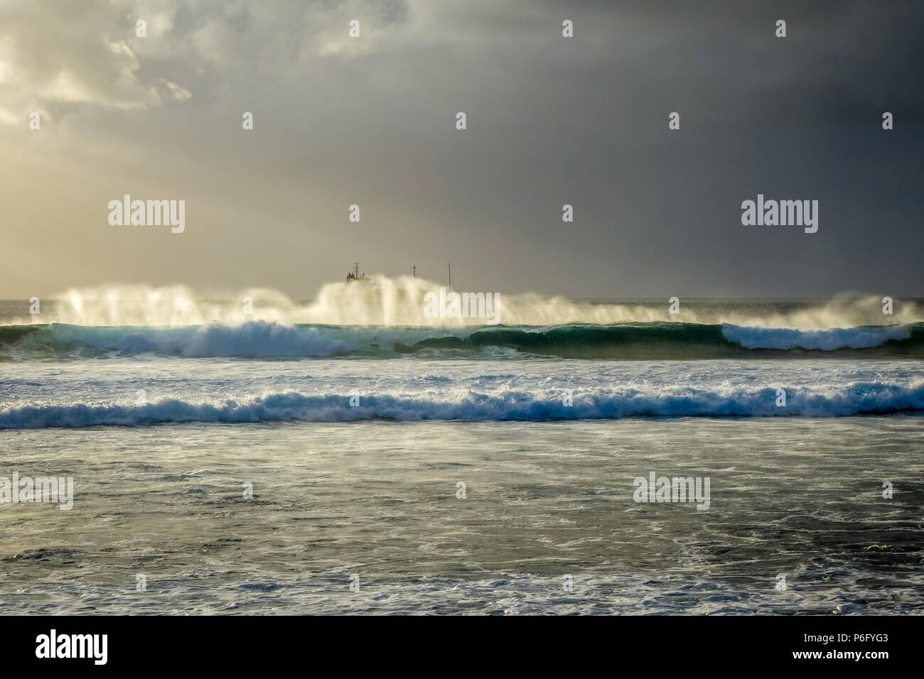 Pacific ocean at sunset on Easter Island, Chile Stock Photo - Alamy