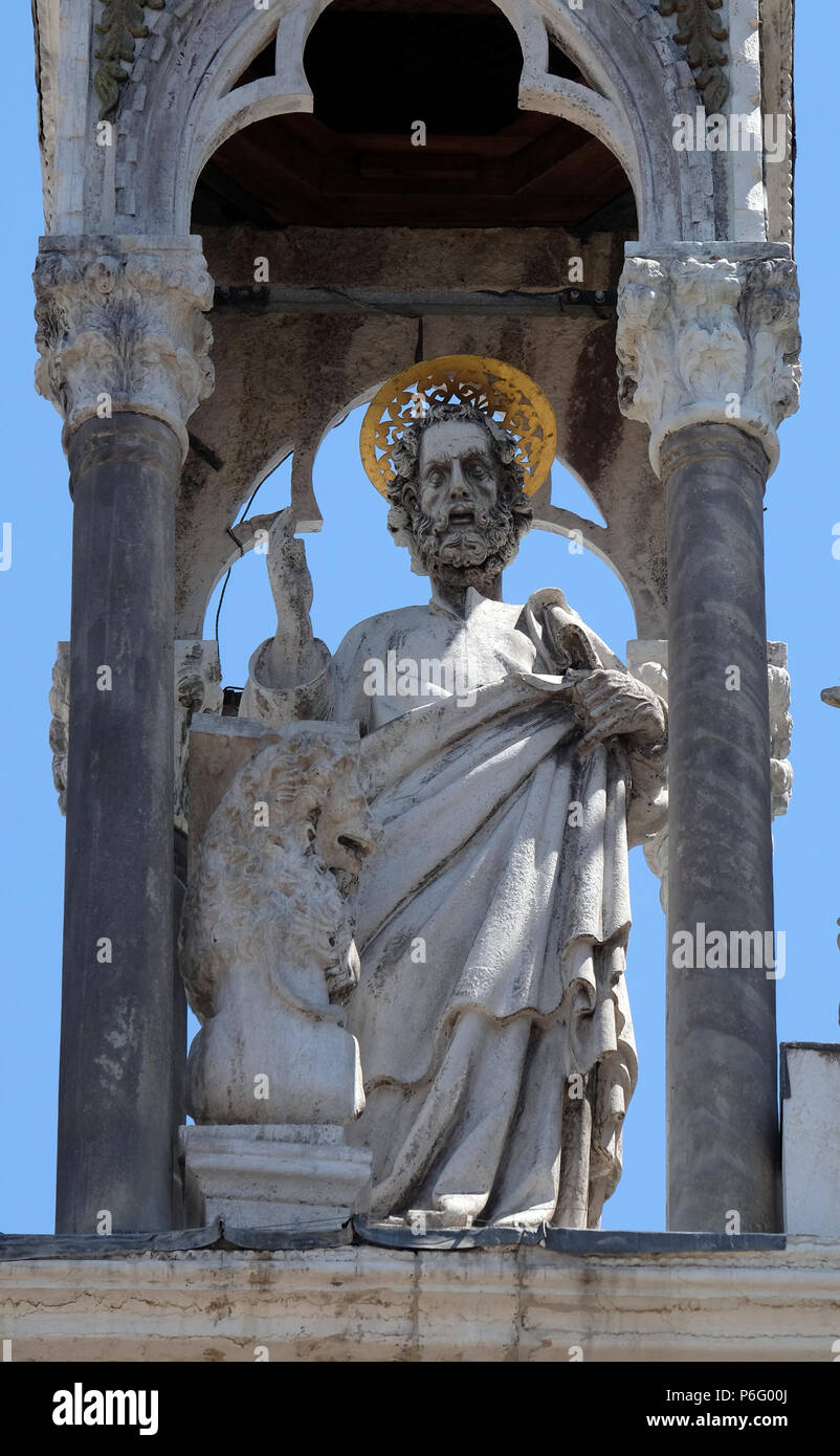 Saint Mark the Evangelist, marble statue, detail of the facade of the ...