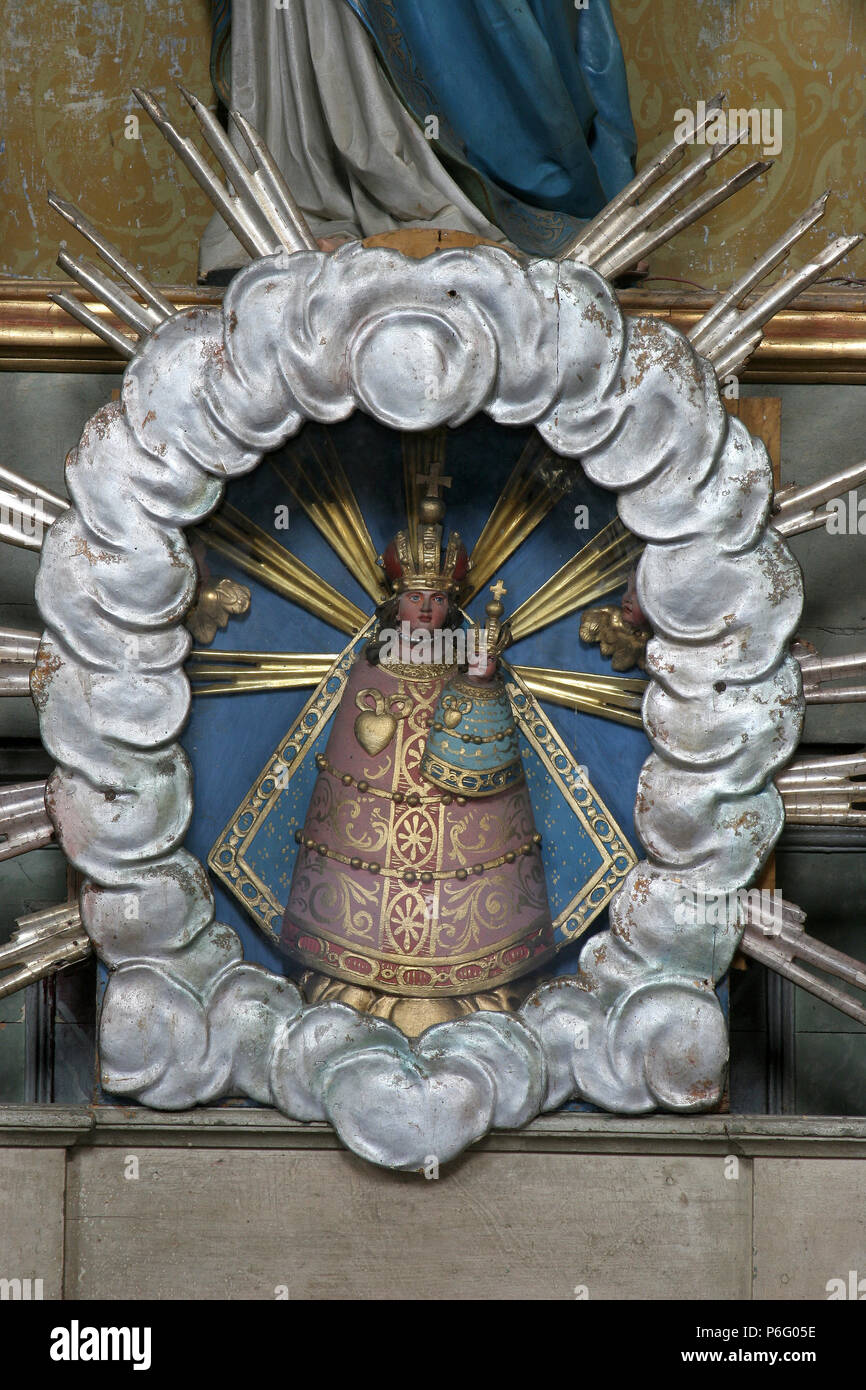 Virgin Mary with baby Jesus, statue on the Immaculate Heart of Mary ...