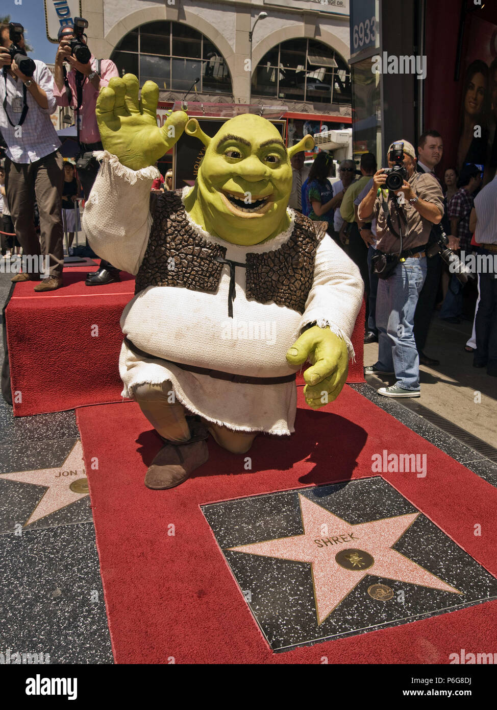 03 Shrek 03 - Shrek Honored with a Star On The Hollywod Walk Of Fame In ...