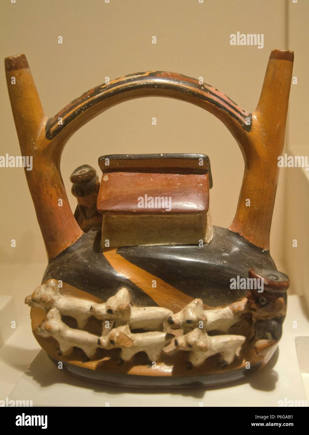 Ceramic vessel Lima-Nieveria culture 1AC-800AC Perú Stock Photo - Alamy