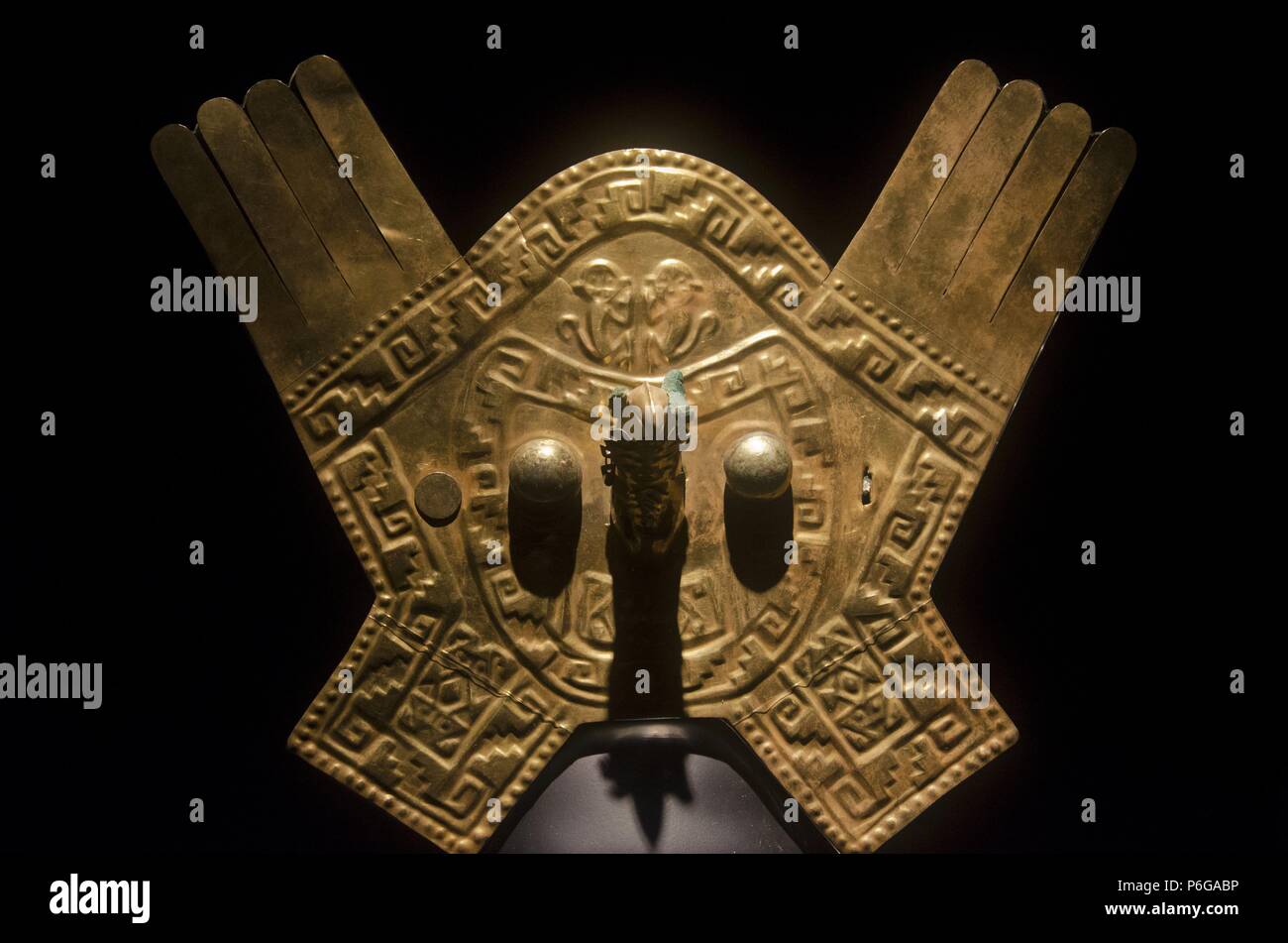 Moche jewelry hi-res stock photography and images - Alamy