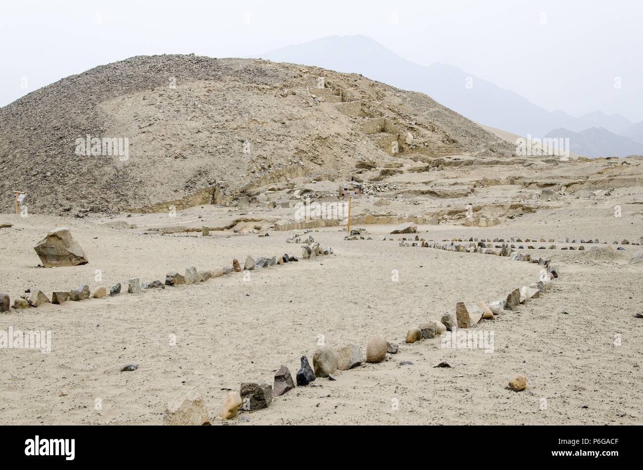 Caral ( 2600 BCE and 2000 BCE) the most ancient city of the Americas ...
