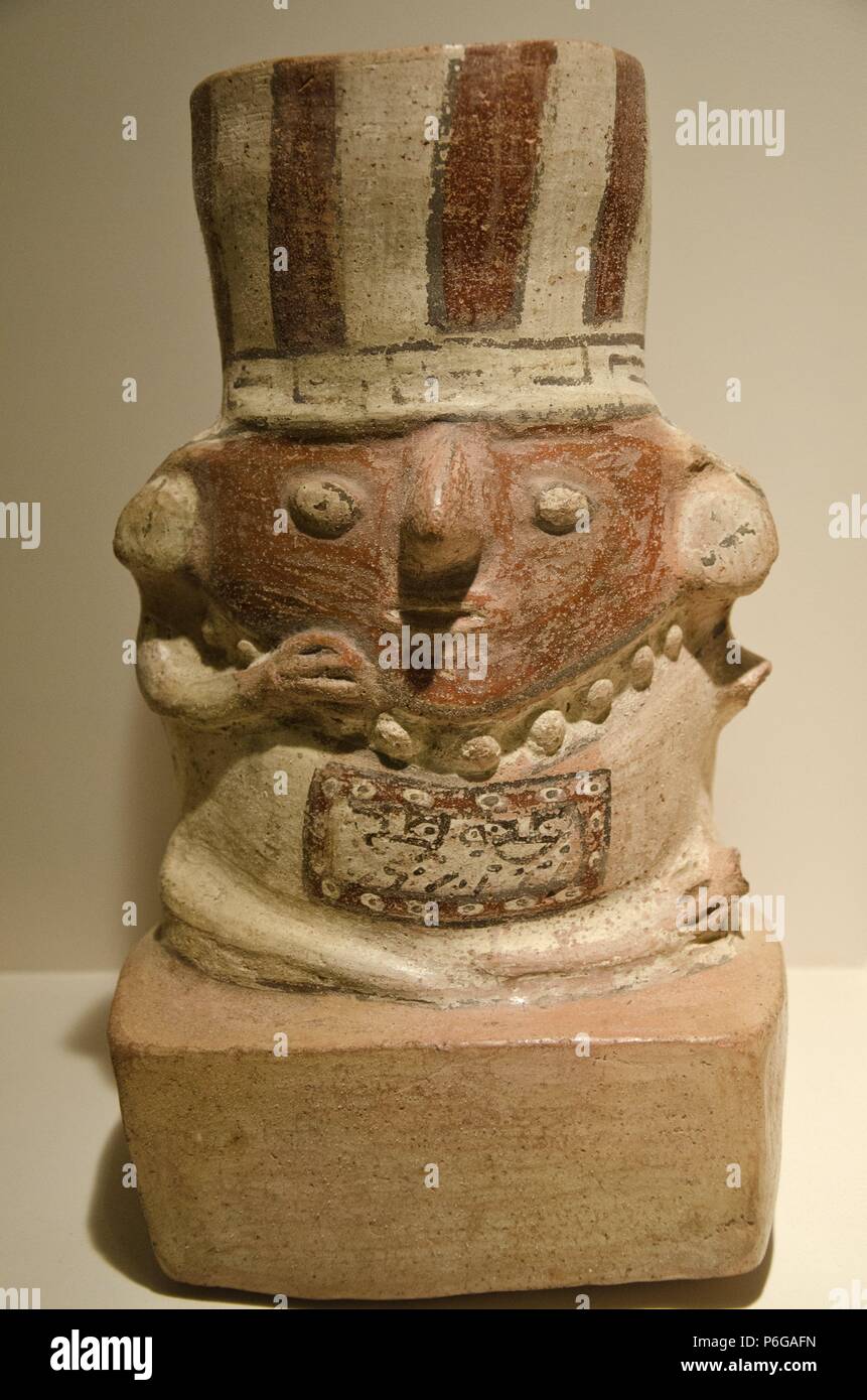 Wari ceramic hi-res stock photography and images - Alamy