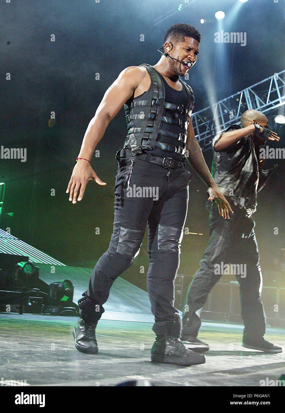 Usher at The Essence Music Festival In New Orleans - LaUsher 08 Event ...