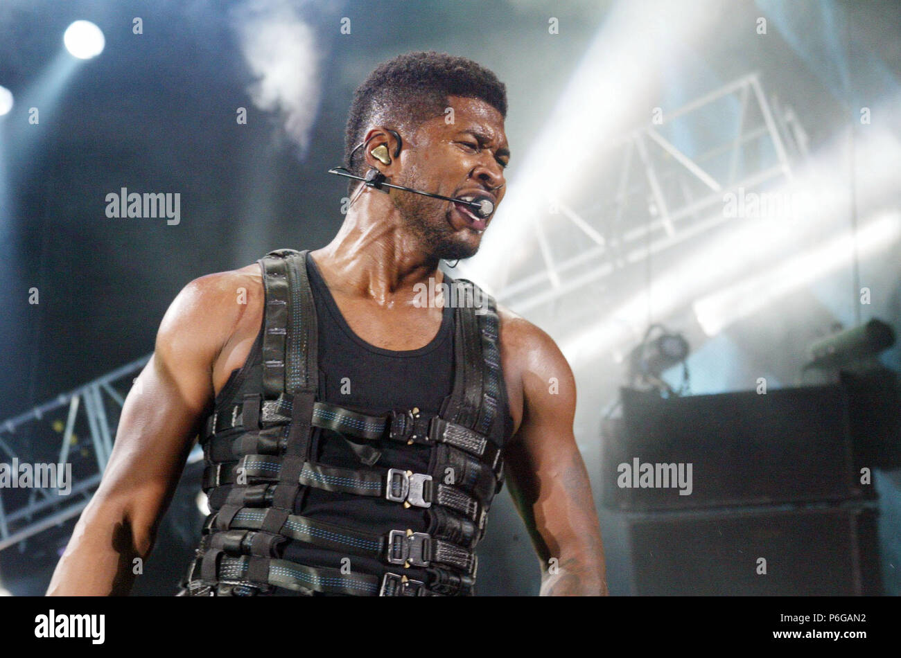 Usher at The Essence Music Festival In New Orleans - LaUsher 09 Event ...